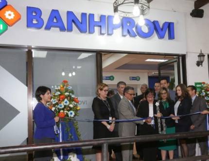 Banhprovi se estrena como banco de primer piso con primera sucursal
