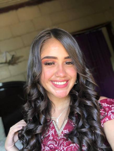 Así era Neidy, la hermosa quinceañera que falleció en Tocoa