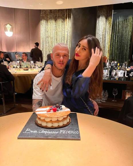 Bellas novias: las parejas de la final de Champions League 2022-23