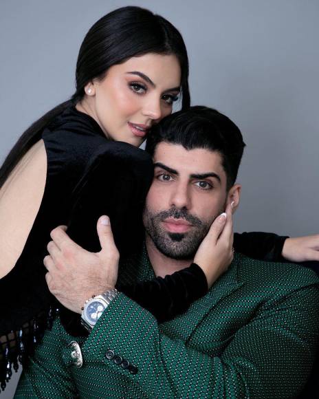 Melissa Navarro comparte sus fotos oficiales con Massad