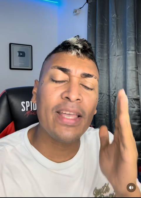 Novia de Supremo, en polémica por posar sin ropa y la bandera de Honduras