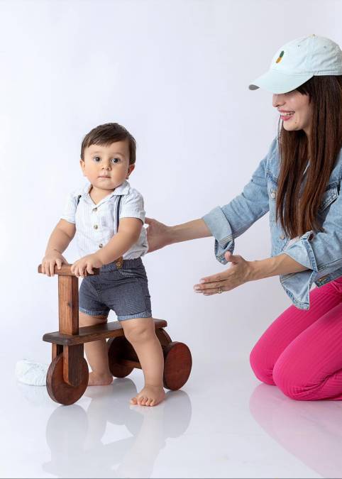 Celebran el primer año de “Salvita”, el hijo de Nasralla