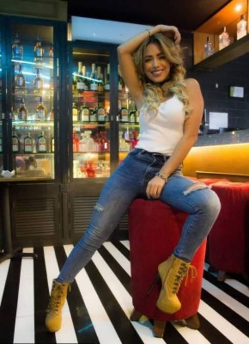 Modelo Stephanie Herela indigna con reto viral para 'ayudar” en crisis ...