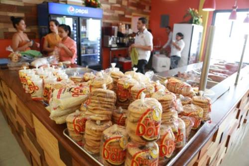 Tío Dolmo continúa su historia de éxito y se expande en San Pedro Sula