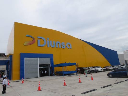 Villanueva da la bienvenida a la nueva tienda Diunsa, una inversión ...