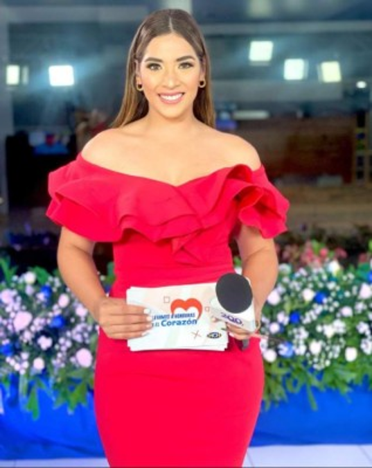 Presentadoras hondureñas derrochan belleza y patriotismo en el Bicentenario