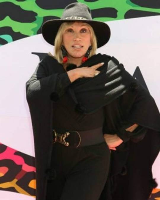 ¿Recuerdas a Laura León?, te sorprenderás como luce a los 68 años de edad