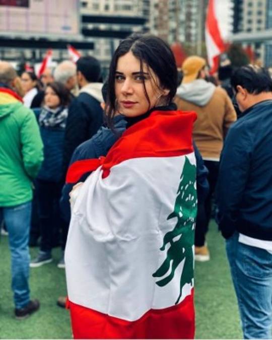 Mujeres en revolución: Las bellezas libanesas que sorprenden en ...