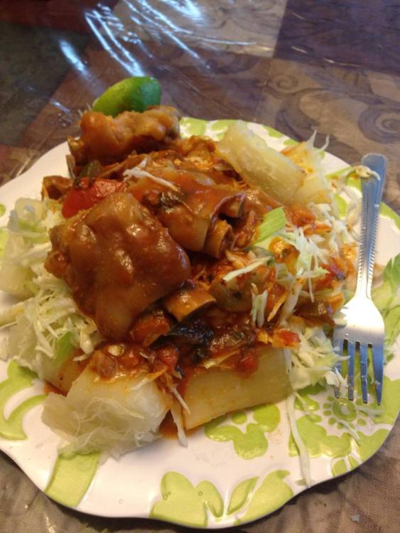 Yuca con chicharrón: un clásico de la cocina Hondureña