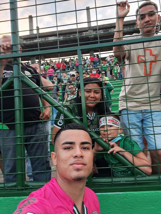 Marathón los sorprendió: “Mamá, vamos a conocer al país de Messi”