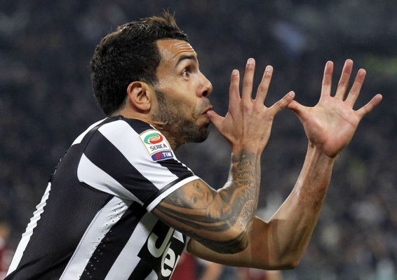 Tévez le da el derbi de Turín a la Juventus