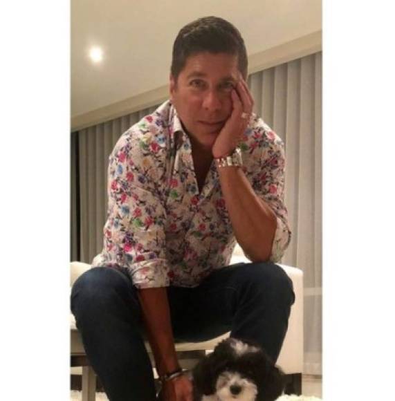 El impresionante físico de Raymond Arrieta a sus 54 años, el ...