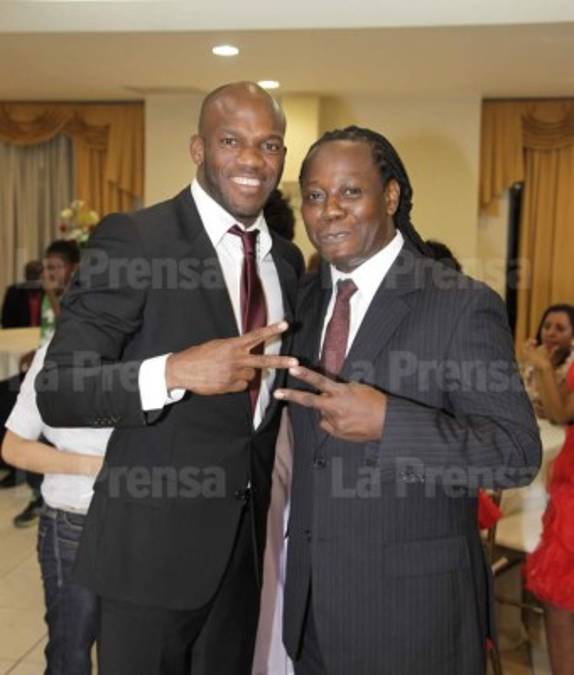 Así celebró el papá de David Suazo sus 50 años de casados