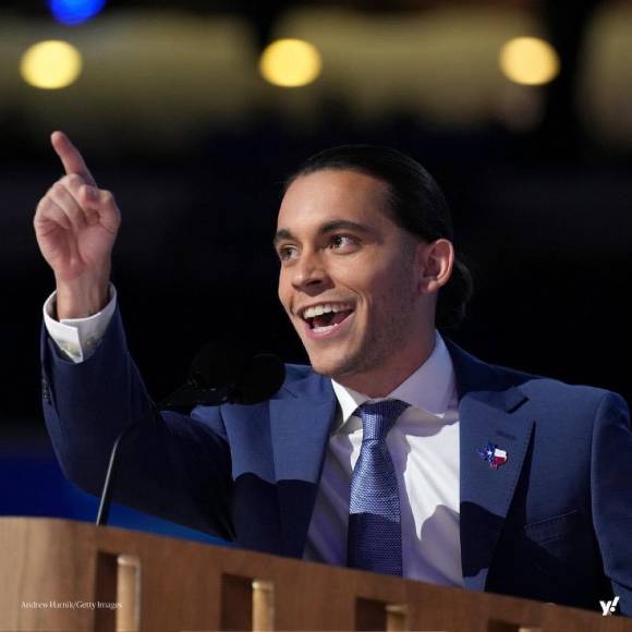 ¿Quién es Carlos Eduardo Espina, el invitado latino de Kamala Harris?