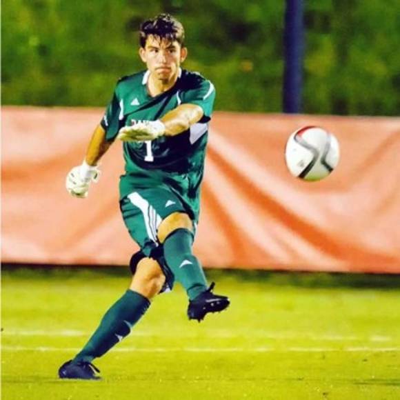 Futbolista Matthew Pacifici se declara homosexual y presenta a su novio ...