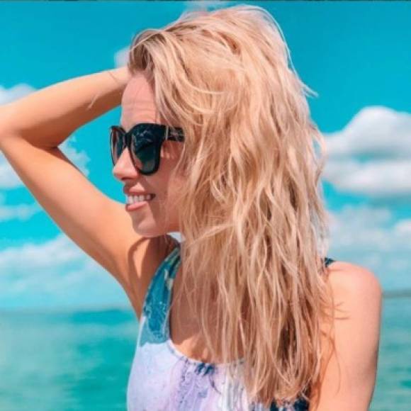 Holly Grace la youtuber que enseña inglés y es viral en Facebook ...