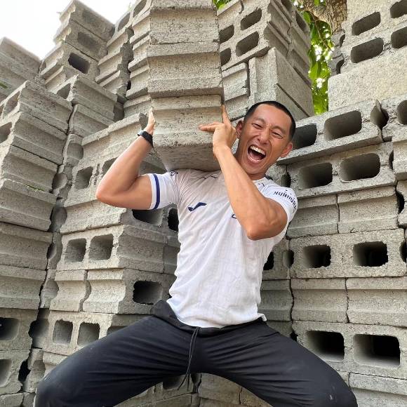 Los padres de Shin Fujiyama disfrutan de las delicias de Honduras