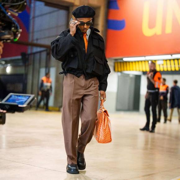 Koundé sorprende con look excéntrico y causa revuelo: los ‘outfits’ del ...