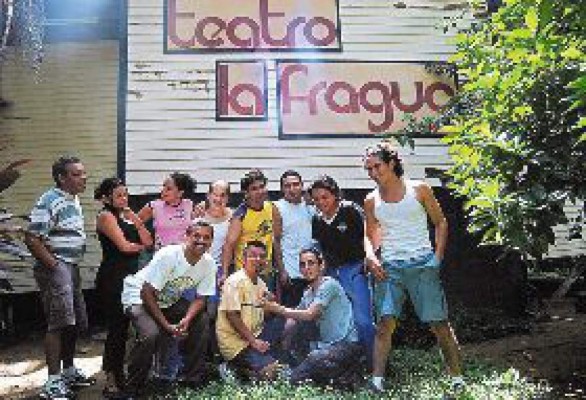 27 años de actuación