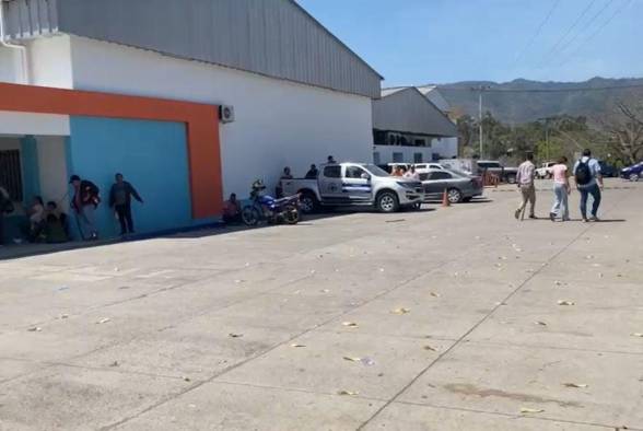 Colectivos de Libre arrecian tomas en instalaciones de Copeco