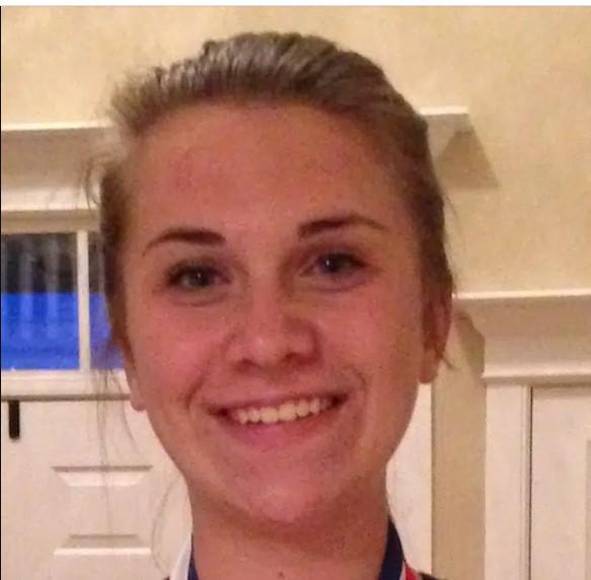 Acusan a entrenadora de abusar de alumno de 17 años