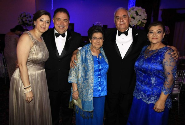 Júbilo por los nuevos esposos