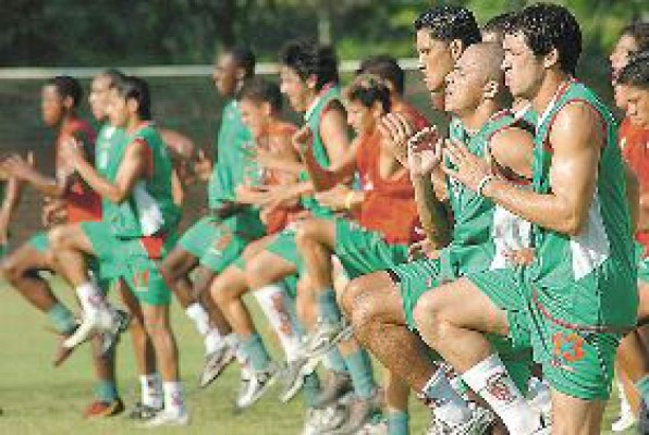 Fabio Ulloa se tambalea en Marathón