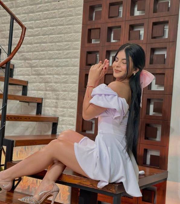 Presentadoras hondureñas se sumergen en el estilo coquette