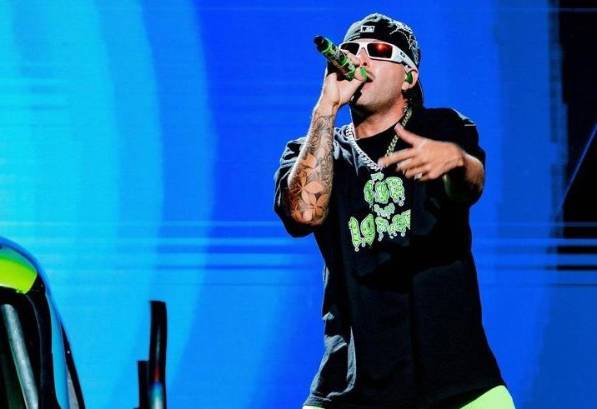 Feid lanza su nuevo álbum, con el que demuestra su lealtad al reguetón