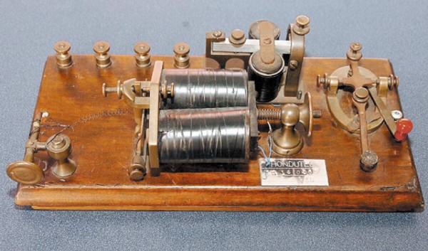 Adiós dijo el telégrafo