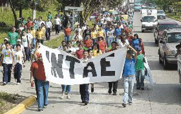 Última caminata del Intae en San Pedro Sula, van a la capital