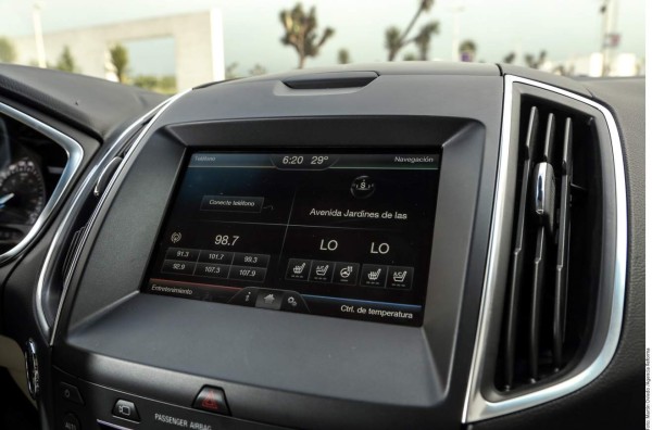 La camioneta Ford Edge luce renovada y más moderna