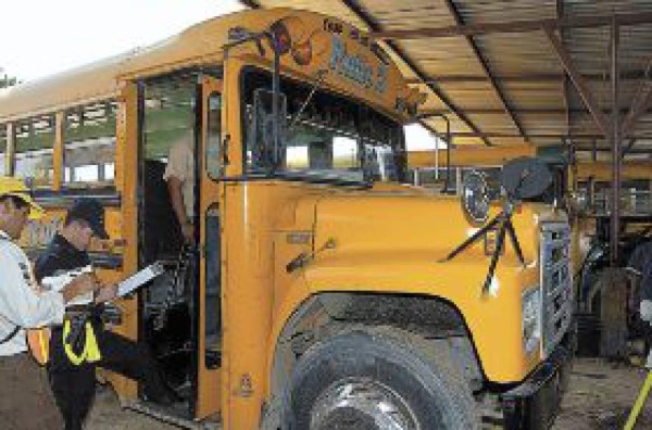 Buses urbanos de la ruta 2 pasan la prueba