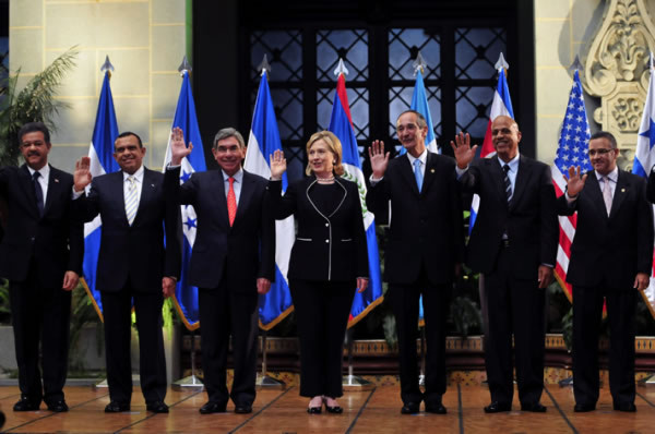 Clinton recibe a Lobo