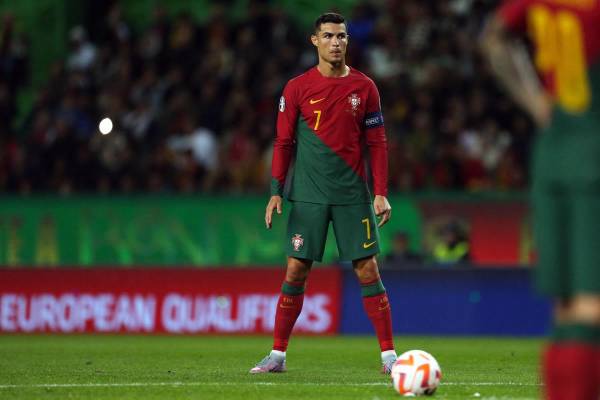 Golazo de tiro libre: El doblete de Cristiano Ronaldo con Portugal