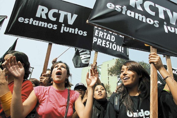 Periodistas protestan por el caso Rctv