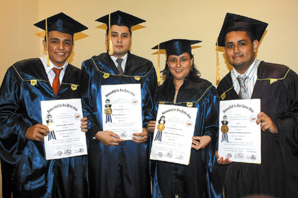 Graduación: felicidad por logro universitario
