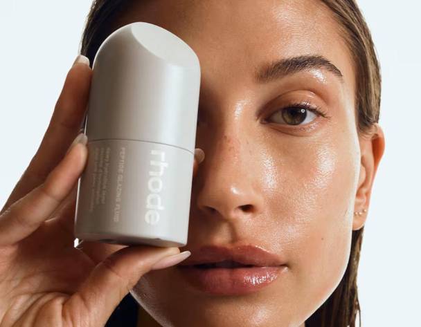 Hailey Bieber vende su marca Rhode por una millonaria suma