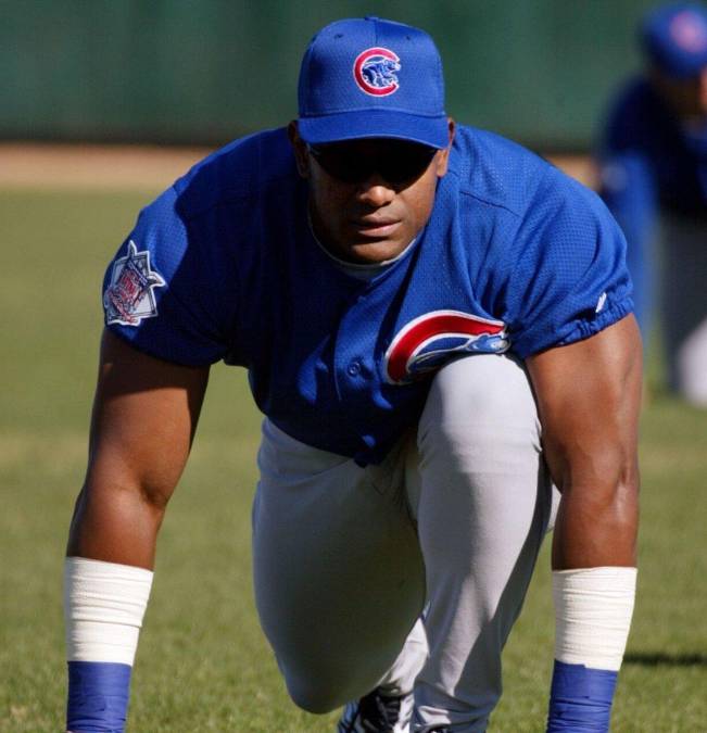 El sorpredente cambio del color de piel de Sammy Sosa
