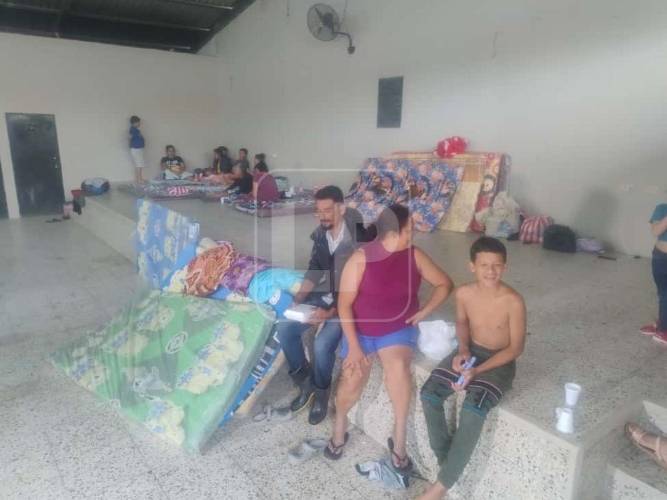 Río Leán se desborda, inunda aldeas y albergan a los habitantes
