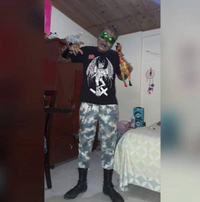 'Kalaca Skull', el hombre calavera que impacta con su transformación