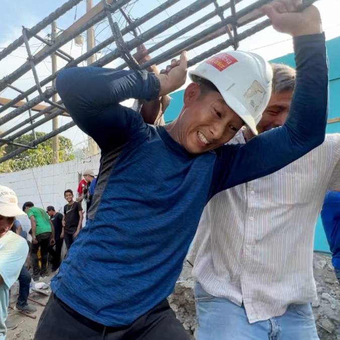 Padres de Shin Fujiyama se suman a la construcción de escuela