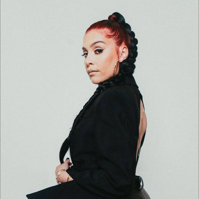 Esposas de Usher ¿quiénes son y a qué se dedican?