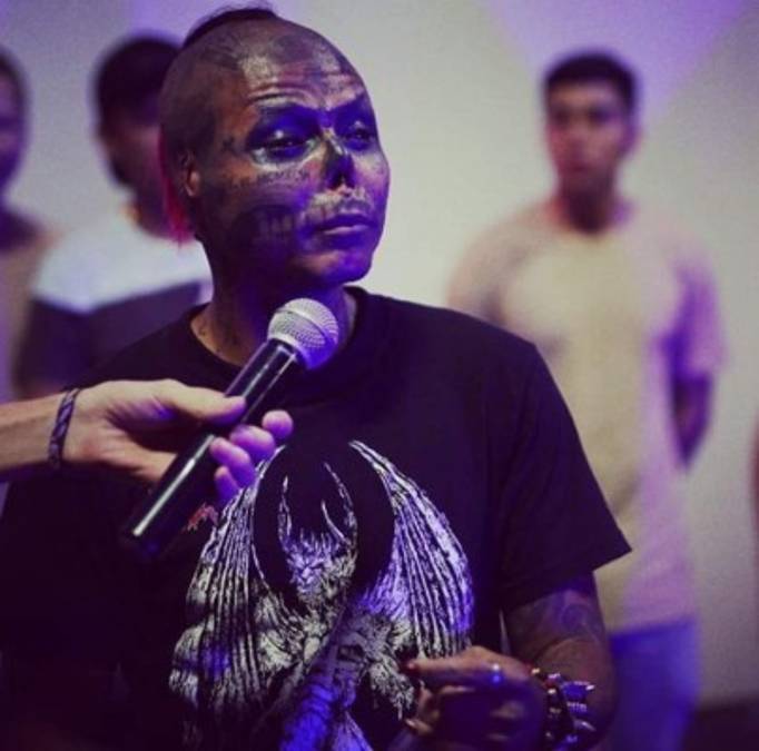 'Kalaca Skull', el hombre calavera que impacta con su transformación