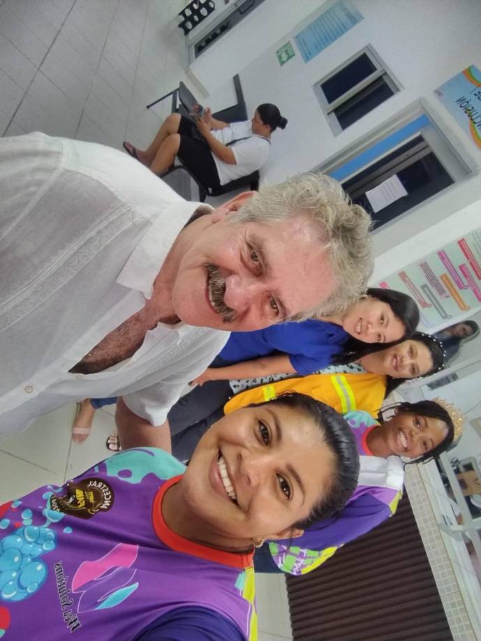 Así disfruta “Don Feyo Aguilera” de su visita a Honduras