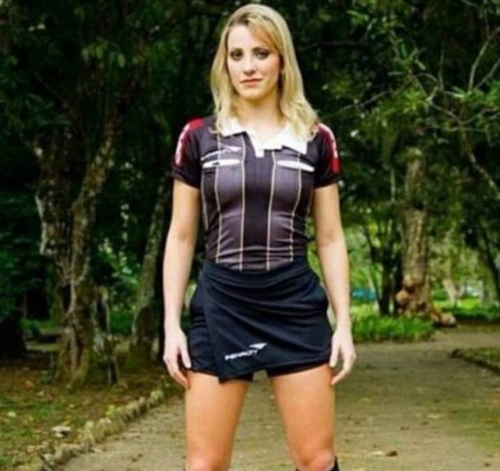 Fernanda Colombo, la primera árbitro y modelo del Mundial de Rusia