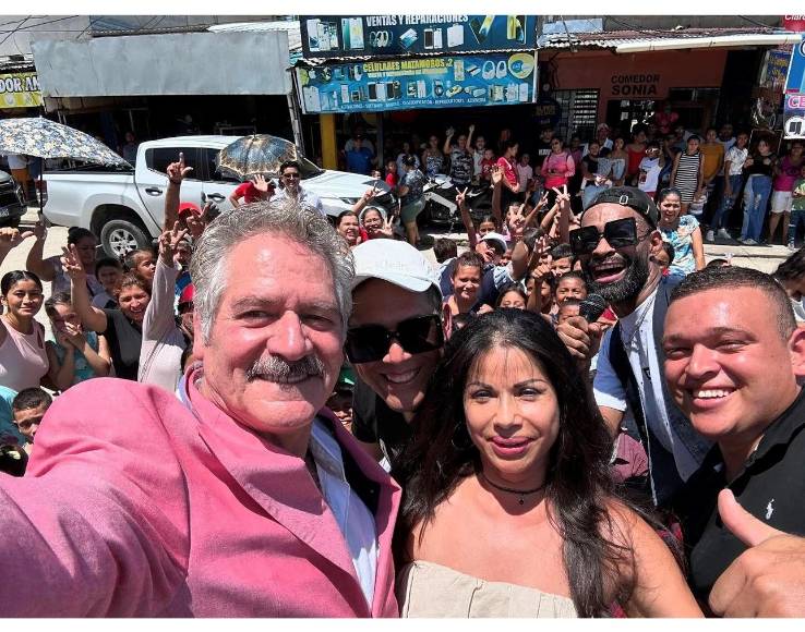 Así disfruta “Don Feyo Aguilera” de su visita a Honduras