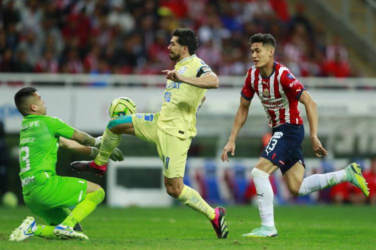 ¡Como ‘perrito’! El insólito festejo en el América-Chivas