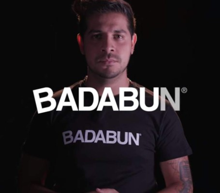 Staff de Badabun ya tiene su primera pareja gay