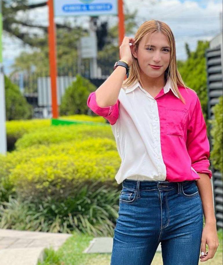 La Bicha Catracha impacta con radical cambio de look